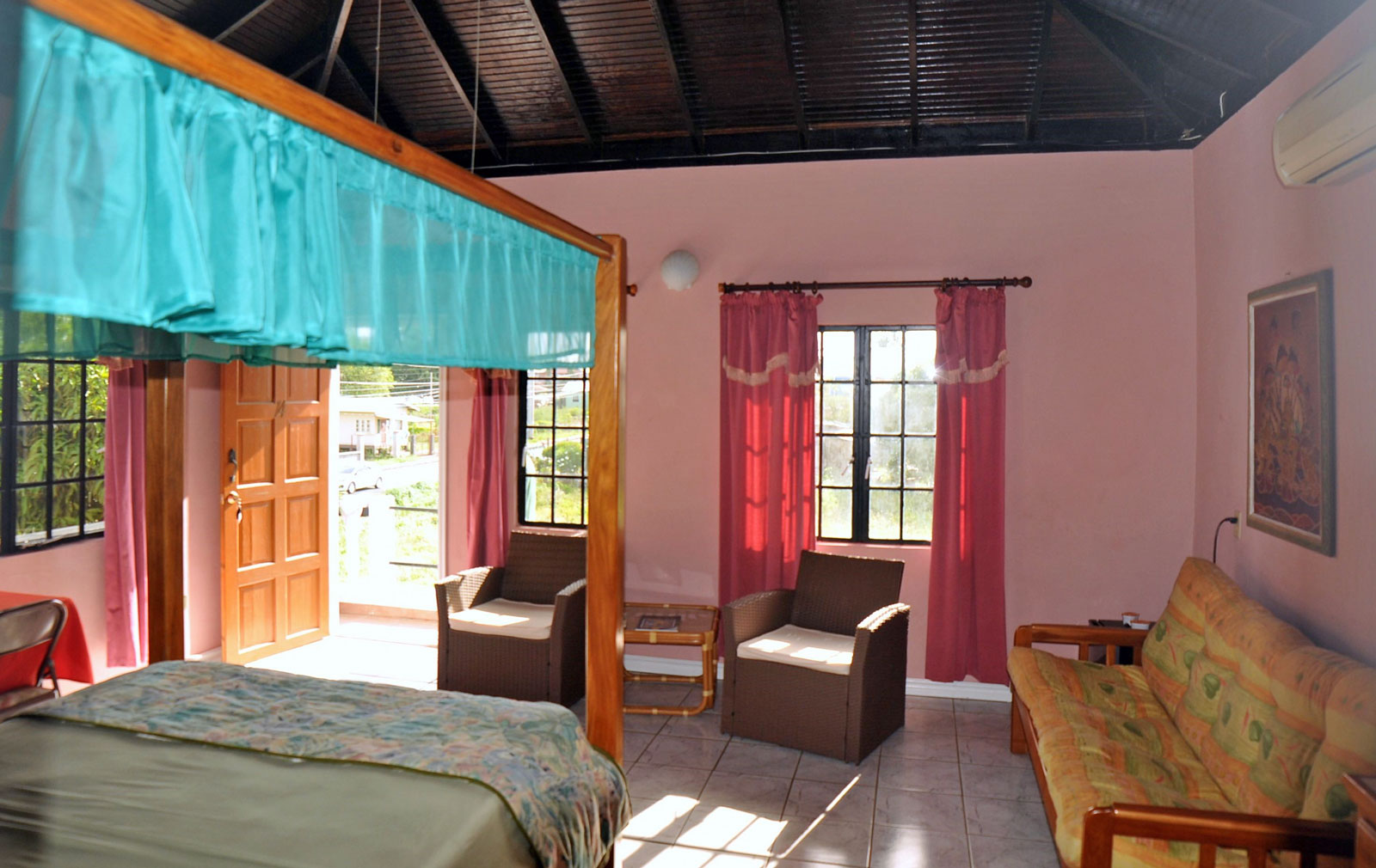 Hummingbird Hotel, Tobago - the myTobago Guide